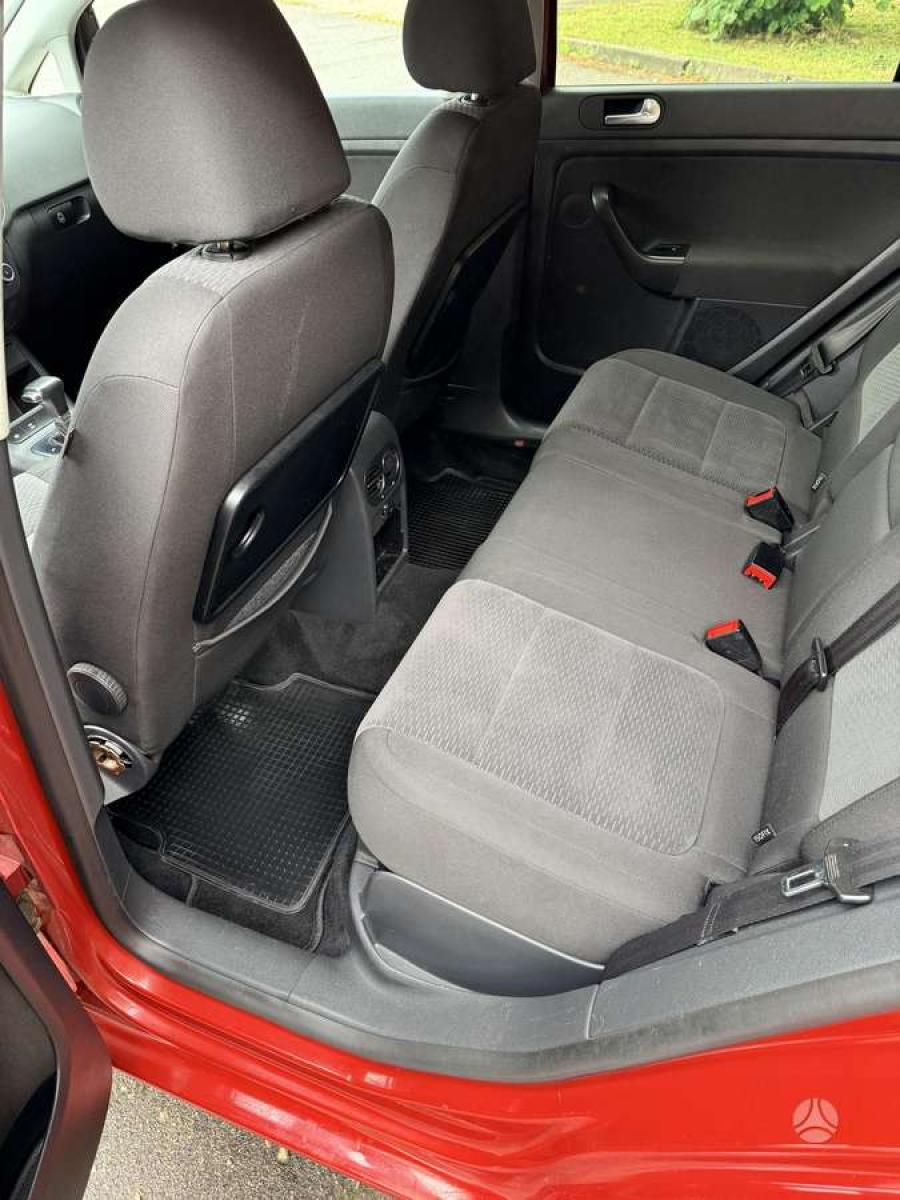 Sarkans Volkswagen Golf Plus 2009 Šauļi, ar dzinēja tilpumu 1.39 L un nobraukumu 156 tūkst. km par 4450 €, foto 9 vietnē AUTOMOTO.COM.LV