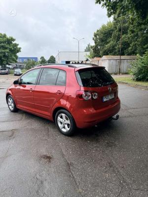 Sarkans Volkswagen Golf Plus 2009 Šauļi, ar dzinēja tilpumu 1.39 L un nobraukumu 156 tūkst. km par 4450 €, foto 11 vietnē AUTOMOTO.COM.LV