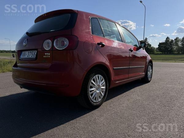 Sarkans Volkswagen Golf Plus 2010 Rīga, ar dzinēja tilpumu 1.60 L un nobraukumu 249 tūkst. km par 3399 €, foto 4 vietnē AUTOMOTO.COM.LV