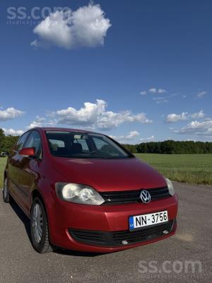 Red Volkswagen Golf Plus 2010 in Riga, with an engine capacity of 1.60 L and mileage of 249 thousand km for 3150 €, photo 7 on AUTOMOTO.COM.LV