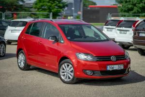 Red Volkswagen Golf Plus 2011 in Grobiņa, with an engine capacity of 1.20 L and mileage of 215 thousand km for 6100 €, photo  on AUTOMOTO.COM.LV