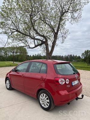 Sarkans Volkswagen Golf Plus 2011 Alūksne, ar dzinēja tilpumu 1.20 L un nobraukumu 280 tūkst. km par 4750 €, foto 4 vietnē AUTOMOTO.COM.LV