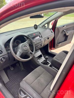 Sarkans Volkswagen Golf Plus 2011 Alūksne, ar dzinēja tilpumu 1.20 L un nobraukumu 280 tūkst. km par 4750 €, foto 8 vietnē AUTOMOTO.COM.LV