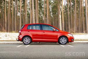 Red Volkswagen Golf Plus 2012 in Riga, with an engine capacity of 1.20 L and mileage of 304 thousand km for 4990 €, photo 9 on AUTOMOTO.COM.LV