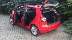 Red Volkswagen Golf Plus 2013 in Ogre, with an engine capacity of 1.20 L and mileage of 208 thousand km for 4590 €, photo 4 on AUTOMOTO.COM.LV
