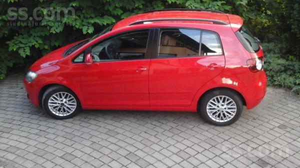 Red Volkswagen Golf Plus 2013 in Ogre, with an engine capacity of 1.20 L and mileage of 208 thousand km for 4590 €, photo 7 on AUTOMOTO.COM.LV