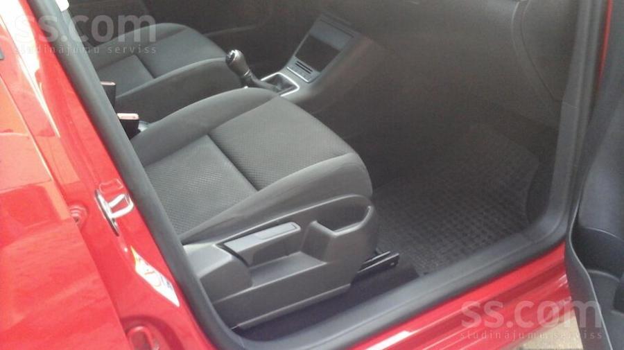 Red Volkswagen Golf Plus 2013 in Ogre, with an engine capacity of 1.20 L and mileage of 208 thousand km for 4590 €, photo 35 on AUTOMOTO.COM.LV