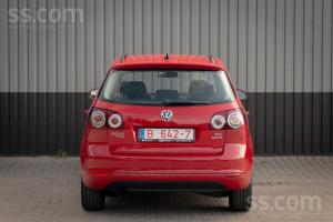 Red Volkswagen Golf Plus 2013 in Talsi, with an engine capacity of 1.60 L and mileage of 210 thousand km for 5850 €, photo 6 on AUTOMOTO.COM.LV