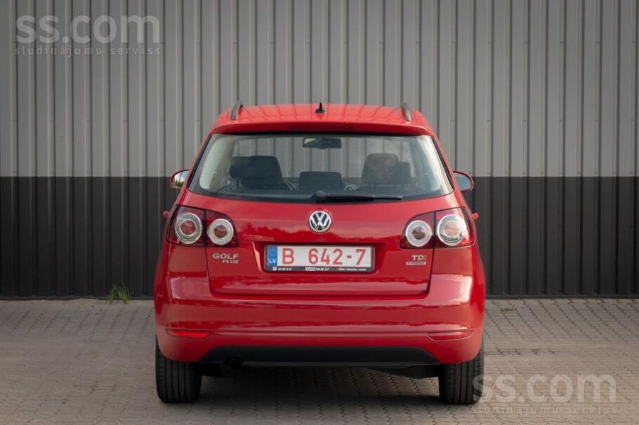 Red Volkswagen Golf Plus 2013 in Talsi, with an engine capacity of 1.60 L and mileage of 210 thousand km for 5850 €, photo 6 on AUTOMOTO.COM.LV