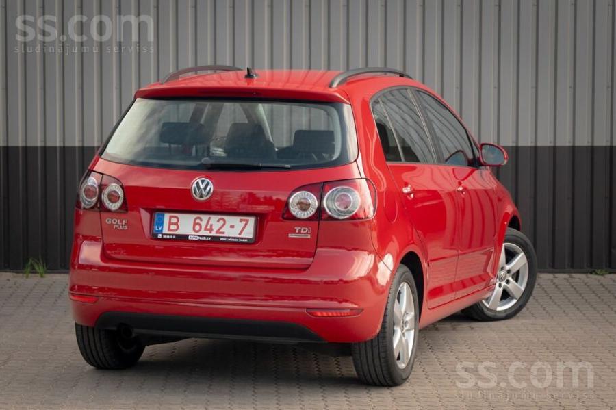 Red Volkswagen Golf Plus 2013 in Talsi, with an engine capacity of 1.60 L and mileage of 210 thousand km for 5850 €, photo 8 on AUTOMOTO.COM.LV