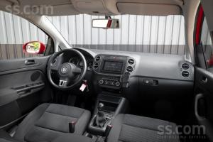 Red Volkswagen Golf Plus 2013 in Talsi, with an engine capacity of 1.60 L and mileage of 210 thousand km for 5850 €, photo 9 on AUTOMOTO.COM.LV