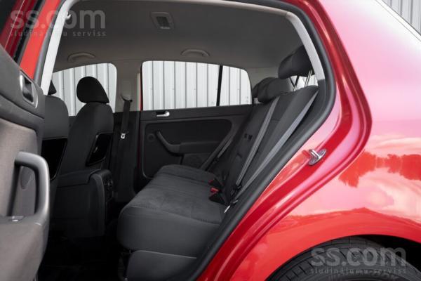 Sarkans Volkswagen Golf Plus 2013 Talsi, ar dzinēja tilpumu 1.60 L un nobraukumu 210 tūkst. km par 5850 €, foto 10 vietnē AUTOMOTO.COM.LV