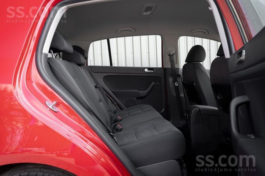 Red Volkswagen Golf Plus 2013 in Talsi, with an engine capacity of 1.60 L and mileage of 210 thousand km for 5850 €, photo 12 on AUTOMOTO.COM.LV