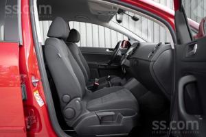 Red Volkswagen Golf Plus 2013 in Talsi, with an engine capacity of 1.60 L and mileage of 210 thousand km for 5850 €, photo 13 on AUTOMOTO.COM.LV