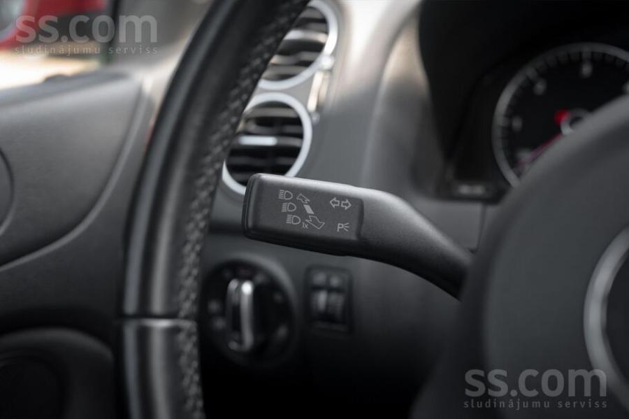 Red Volkswagen Golf Plus 2013 in Talsi, with an engine capacity of 1.60 L and mileage of 210 thousand km for 5850 €, photo 16 on AUTOMOTO.COM.LV