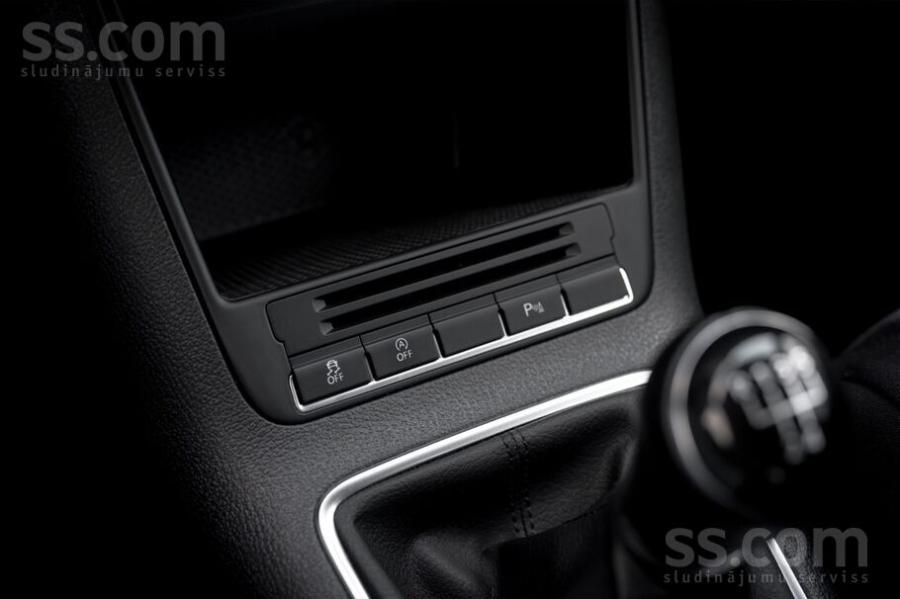 Red Volkswagen Golf Plus 2013 in Talsi, with an engine capacity of 1.60 L and mileage of 210 thousand km for 5850 €, photo 21 on AUTOMOTO.COM.LV