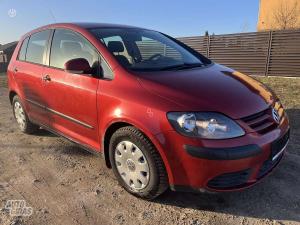Sarkans Volkswagen Golf Plus 2005 Kauņa, ar dzinēja tilpumu 1.60 L un nobraukumu 237 tūkst. km par 1650 €, foto  vietnē AUTOMOTO.COM.LV