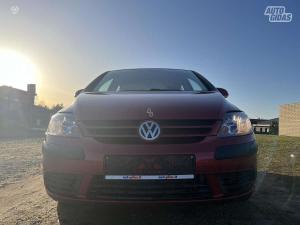 Sarkans Volkswagen Golf Plus 2005 Kauņa, ar dzinēja tilpumu 1.60 L un nobraukumu 237 tūkst. km par 1650 €, foto 3 vietnē AUTOMOTO.COM.LV