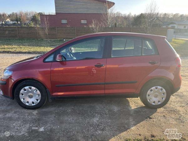 Sarkans Volkswagen Golf Plus 2005 Kauņa, ar dzinēja tilpumu 1.60 L un nobraukumu 237 tūkst. km par 1650 €, foto 4 vietnē AUTOMOTO.COM.LV