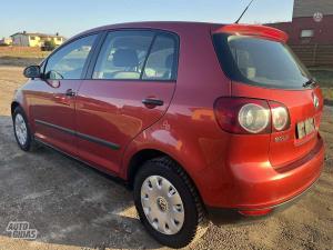 Sarkans Volkswagen Golf Plus 2005 Kauņa, ar dzinēja tilpumu 1.60 L un nobraukumu 237 tūkst. km par 1650 €, foto 6 vietnē AUTOMOTO.COM.LV