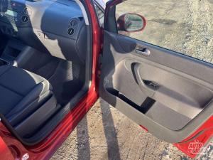Sarkans Volkswagen Golf Plus 2005 Kauņa, ar dzinēja tilpumu 1.60 L un nobraukumu 237 tūkst. km par 1650 €, foto 12 vietnē AUTOMOTO.COM.LV