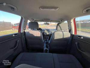 Sarkans Volkswagen Golf Plus 2005 Kauņa, ar dzinēja tilpumu 1.60 L un nobraukumu 237 tūkst. km par 1650 €, foto 19 vietnē AUTOMOTO.COM.LV