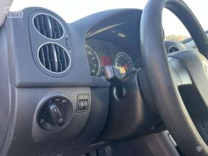 Sarkans Volkswagen Golf Plus 2005 Kauņa, ar dzinēja tilpumu 1.60 L un nobraukumu 237 tūkst. km par 1650 €, foto 21 vietnē AUTOMOTO.COM.LV