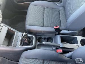 Sarkans Volkswagen Golf Plus 2005 Kauņa, ar dzinēja tilpumu 1.60 L un nobraukumu 237 tūkst. km par 1650 €, foto 24 vietnē AUTOMOTO.COM.LV