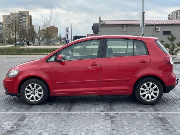Red Volkswagen Golf Plus 2006 in Kaunas, with an engine capacity of 1.60 L and mileage of 115 thousand km for 1800 €, photo 8 on AUTOMOTO.COM.LV