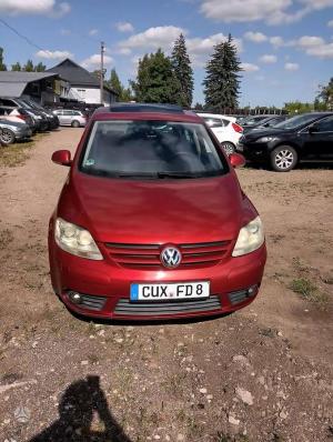 Sarkans Volkswagen Golf Plus 2006 Ukmergė, ar dzinēja tilpumu 2.00 L un nobraukumu 300 tūkst. km par 1999 €, foto  vietnē AUTOMOTO.COM.LV