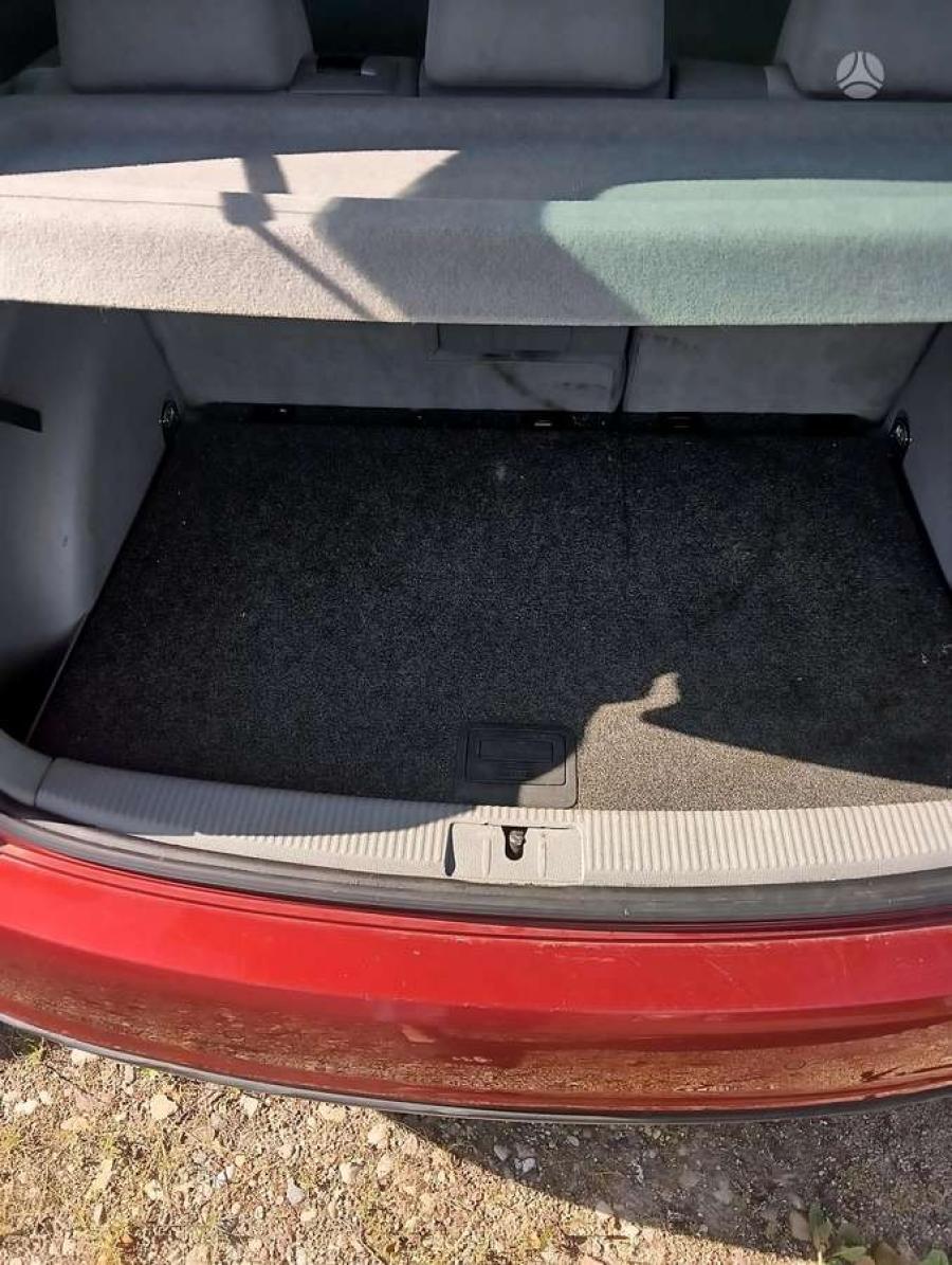 Red Volkswagen Golf Plus 2006 in Ukmerge, with an engine capacity of 2.00 L and mileage of 300 thousand km for 1999 €, photo 12 on AUTOMOTO.COM.LV
