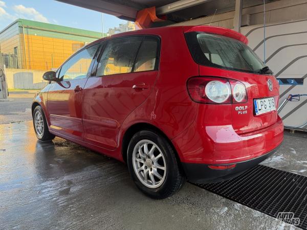 Red Volkswagen Golf Plus 2006 in Vilnius, with an engine capacity of 1.90 L and mileage of 256 thousand km for 850 €, photo 5 on AUTOMOTO.COM.LV