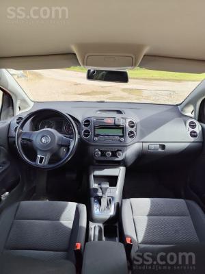 Red Volkswagen Golf Plus 2009 in Kuldiga, with an engine capacity of 1.40 L and mileage of 157 thousand km for 4450 €, photo 6 on AUTOMOTO.COM.LV