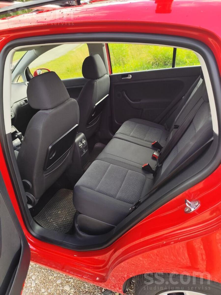 Red Volkswagen Golf Plus 2009 in Kuldiga, with an engine capacity of 1.40 L and mileage of 157 thousand km for 4450 €, photo 8 on AUTOMOTO.COM.LV