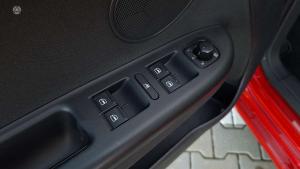 Red Volkswagen Golf Plus 2009 in Kaunas, with an engine capacity of 1.39 L and mileage of 190 thousand km for 2999 €, photo 13 on AUTOMOTO.COM.LV