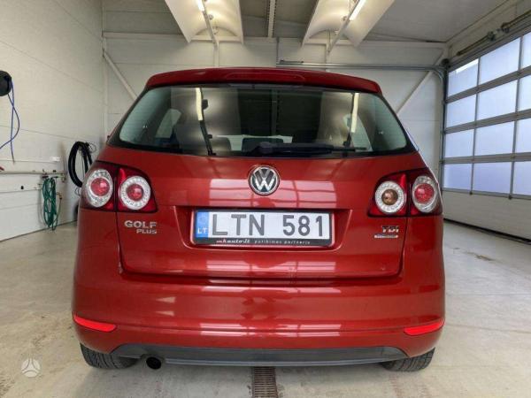 Sarkans Volkswagen Golf Plus 2010 Radviliškis, ar dzinēja tilpumu 1.60 L un nobraukumu 308 tūkst. km par 4150 €, foto 4 vietnē AUTOMOTO.COM.LV