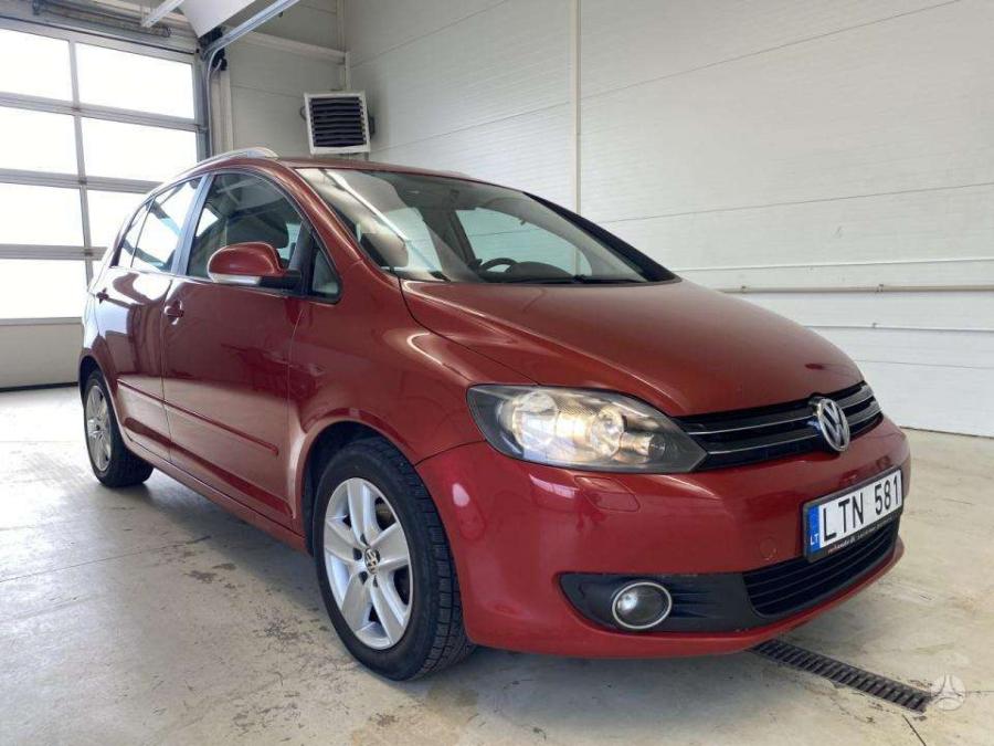 Sarkans Volkswagen Golf Plus 2010 Radviliškis, ar dzinēja tilpumu 1.60 L un nobraukumu 308 tūkst. km par 3950 €, foto 2 vietnē AUTOMOTO.COM.LV
