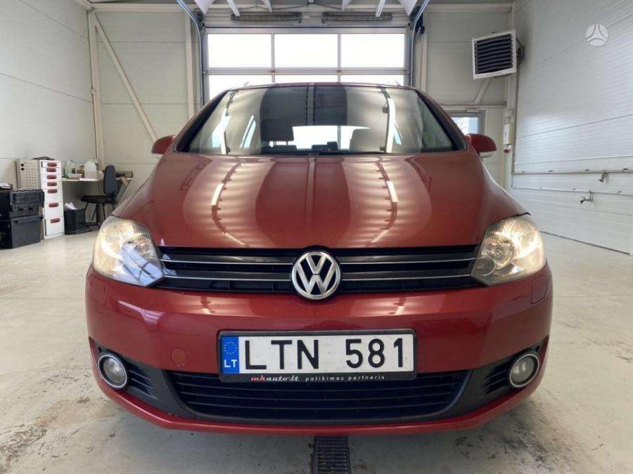 Sarkans Volkswagen Golf Plus 2010 Radviliškis, ar dzinēja tilpumu 1.60 L un nobraukumu 308 tūkst. km par 3950 €, foto 5 vietnē AUTOMOTO.COM.LV