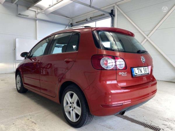Sarkans Volkswagen Golf Plus 2010 Radviliškis, ar dzinēja tilpumu 1.60 L un nobraukumu 308 tūkst. km par 3450 €, foto 6 vietnē AUTOMOTO.COM.LV