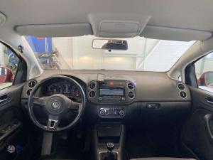 Sarkans Volkswagen Golf Plus 2010 Radviliškis, ar dzinēja tilpumu 1.60 L un nobraukumu 308 tūkst. km par 3450 €, foto 12 vietnē AUTOMOTO.COM.LV
