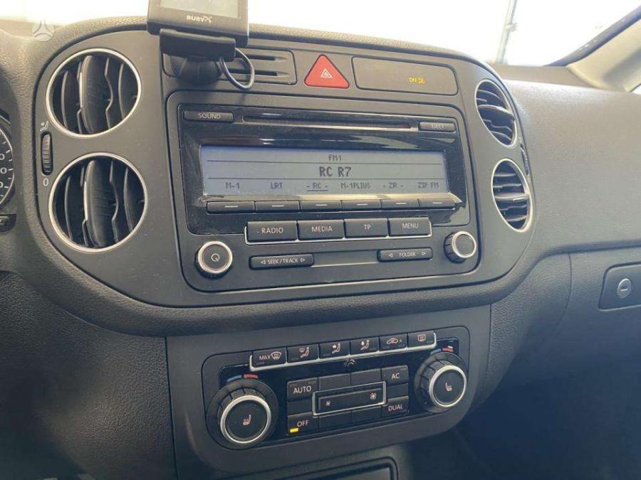 Sarkans Volkswagen Golf Plus 2010 Radviliškis, ar dzinēja tilpumu 1.60 L un nobraukumu 308 tūkst. km par 3450 €, foto 14 vietnē AUTOMOTO.COM.LV