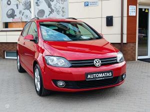 Red Volkswagen Golf Plus 2011 in Kretinga, with an engine capacity of 1.20 L and mileage of 208 thousand km for 5600 €, photo 3 on AUTOMOTO.COM.LV