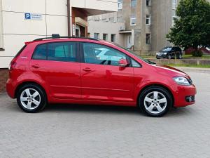 Red Volkswagen Golf Plus 2011 in Kretinga, with an engine capacity of 1.20 L and mileage of 208 thousand km for 5600 €, photo 6 on AUTOMOTO.COM.LV