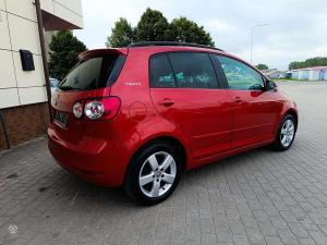 Red Volkswagen Golf Plus 2011 in Kretinga, with an engine capacity of 1.20 L and mileage of 208 thousand km for 5600 €, photo 7 on AUTOMOTO.COM.LV