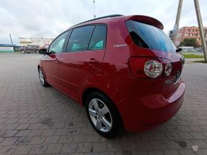 Red Volkswagen Golf Plus 2011 in Kretinga, with an engine capacity of 1.20 L and mileage of 208 thousand km for 5600 €, photo 8 on AUTOMOTO.COM.LV