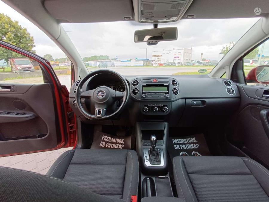 Red Volkswagen Golf Plus 2011 in Kretinga, with an engine capacity of 1.20 L and mileage of 208 thousand km for 5600 €, photo 14 on AUTOMOTO.COM.LV