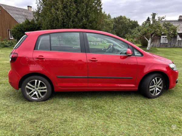 Sarkans Volkswagen Golf Plus 2011 Kauņa, ar dzinēja tilpumu 1.20 L un nobraukumu 222 tūkst. km par 3600 €, foto 9 vietnē AUTOMOTO.COM.LV