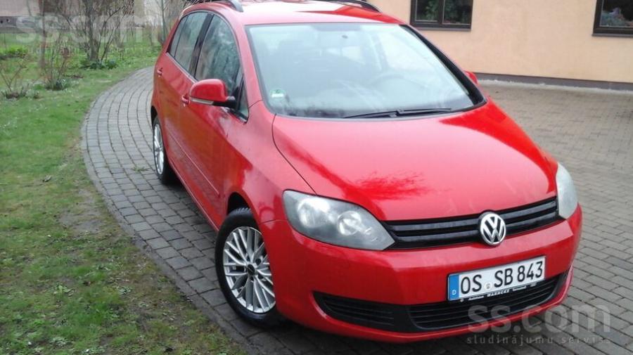 Red Volkswagen Golf Plus 2013 in Ogre, with an engine capacity of 1.20 L and mileage of 209 thousand km for 4050 €, photo 7 on AUTOMOTO.COM.LV