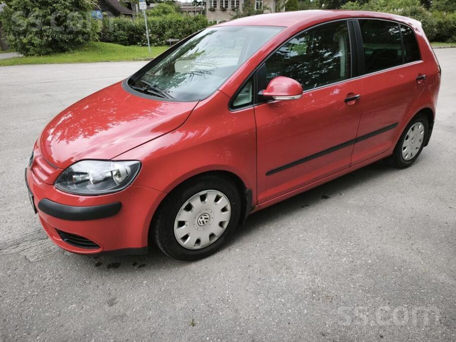 Red Volkswagen Golf Plus 2005 in Riga, with an engine capacity of 1.90 L and mileage of 130 thousand km for 2500 €, photo 4 on AUTOMOTO.COM.LV