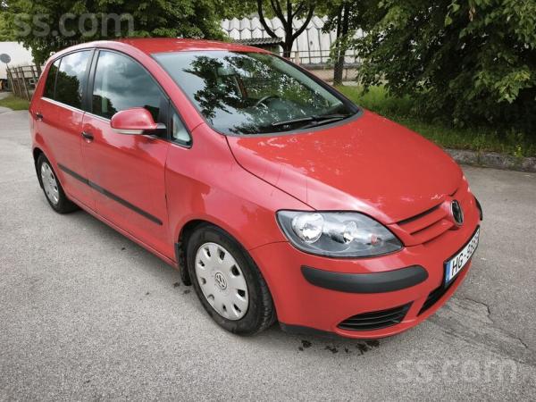 Sarkans Volkswagen Golf Plus 2005 Rīga, ar dzinēja tilpumu 1.90 L un nobraukumu 130 tūkst. km par 2500 €, foto 4 vietnē AUTOMOTO.COM.LV